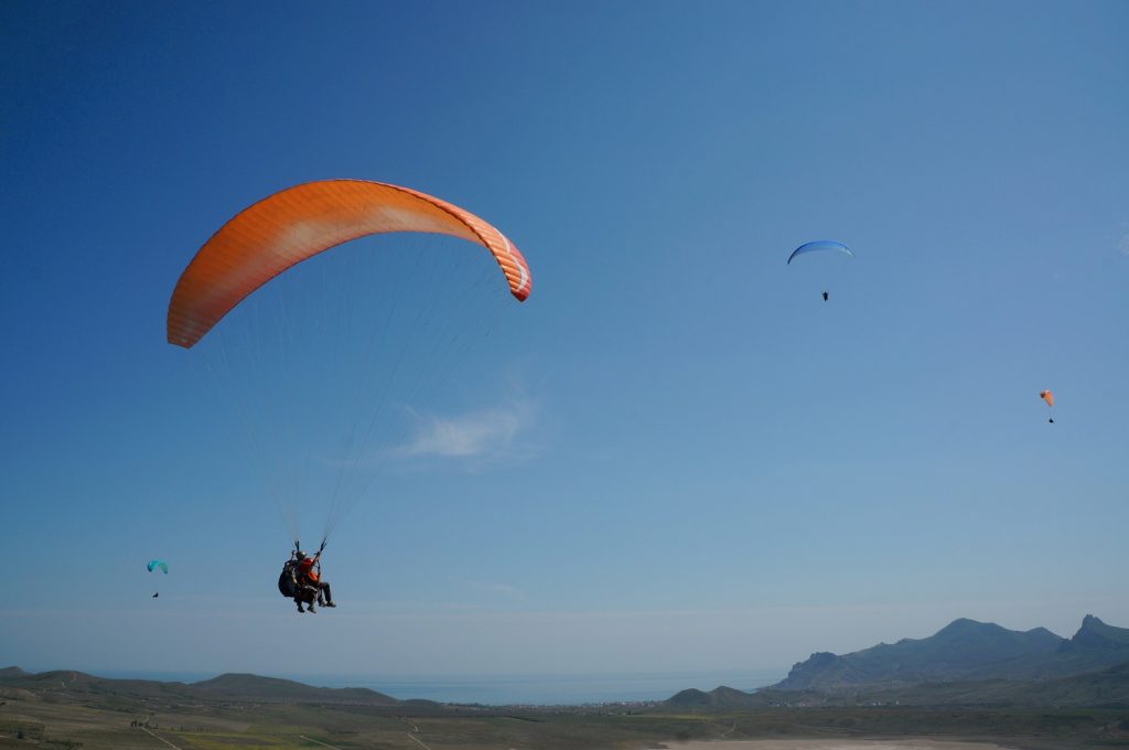 Paragliding: So gelingt das Gleitschirmfliegen | BeyondSurfing